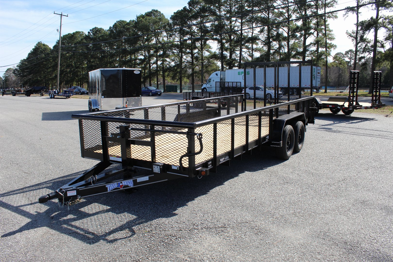 New 2024 TEXAS BRAGG TRAILERS 20BP 10K w/ 2' Expanded Sides and Split ...