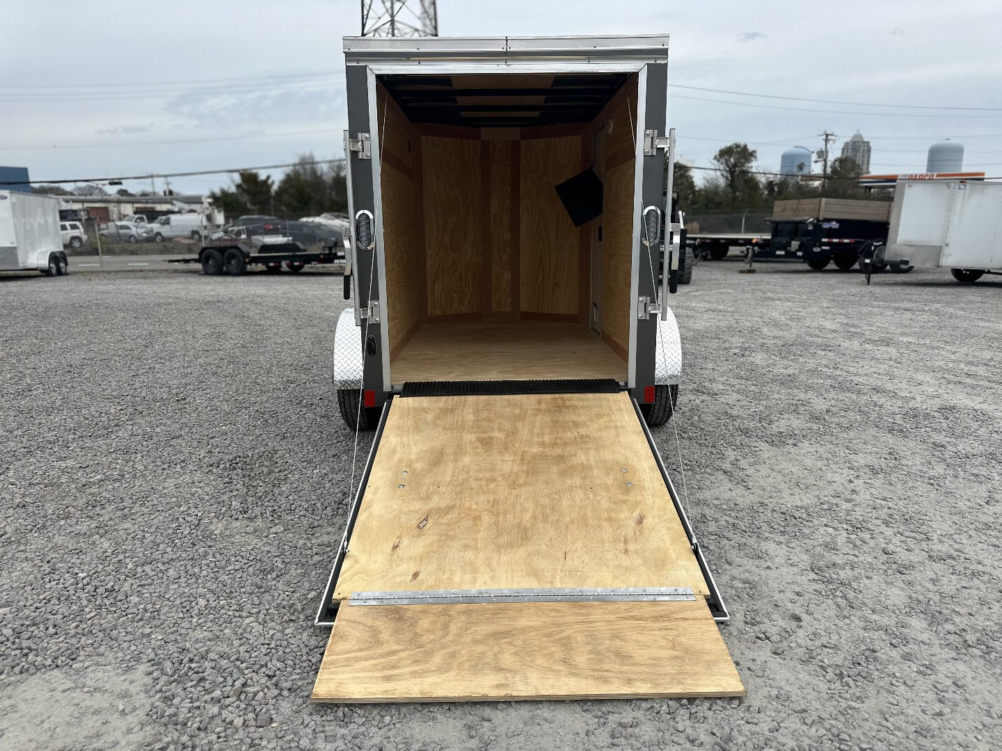 New 2024 CONTINENTAL CARGO 5X8 w/ Ramp Cargo / Enclosed Trailer ...