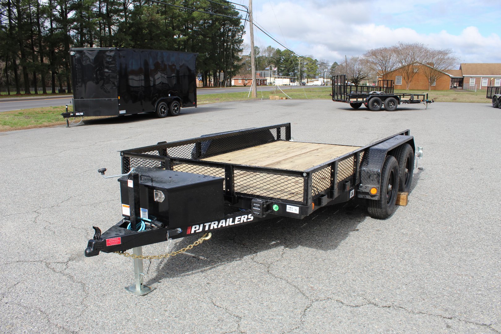 New 2024 PJ TRAILERS 12ft UK 10K w/ Exp Metal Sides & Slide in Ramps ...