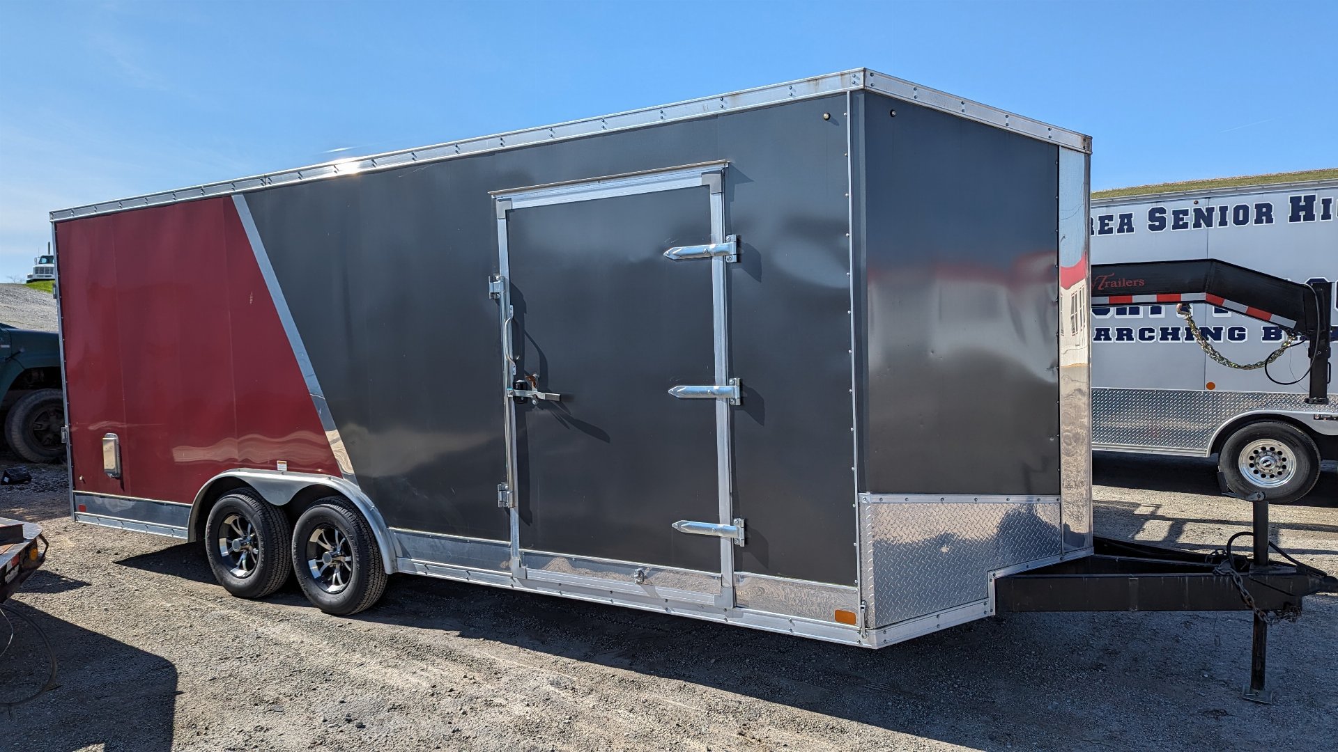 Used 2019 Discovery 8.5 x 20 V-Nose Car Hauler w/ Ramp | Mount Pleasant ...