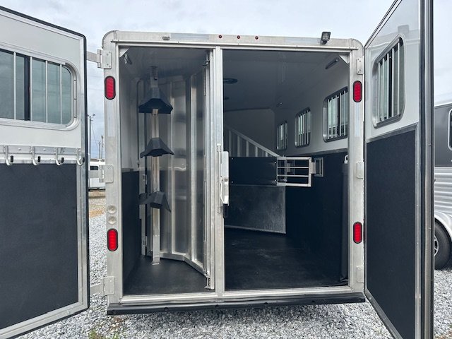 Used 2018 KIEFER MANUFACTURING 3 Horse Gooseneck Horse Trailer ...