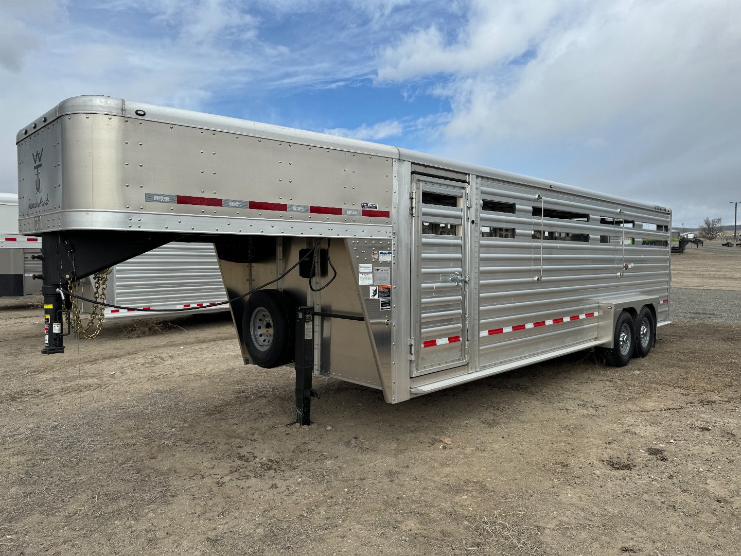 New 2024 WILSON TRAILER COMPANY 24' RANCH HAND Stock / Stock Combo ...
