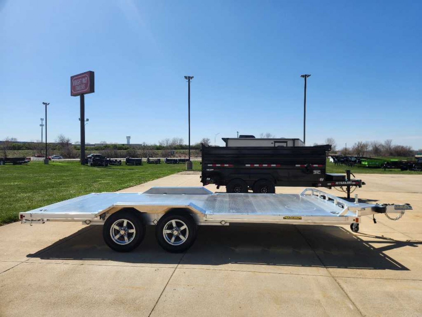 New 2025 Aluma 18' WIDE BODY DRIVE OVER FENDERS Utility Trailer ...