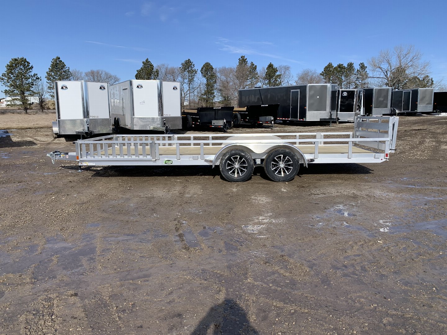 New NEW 2024 H&H 82"x20' Aluminum 2-3500lb axles=7K Railside Utility ...