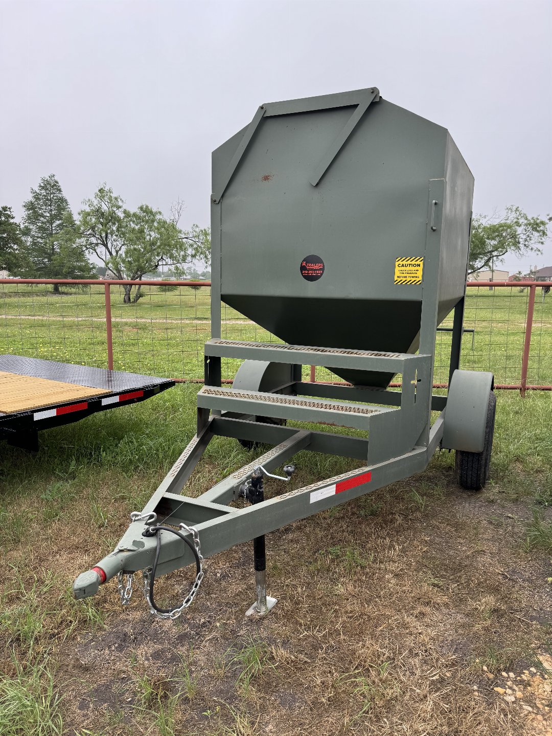 Feed Buggies - 5E Trailers LLC