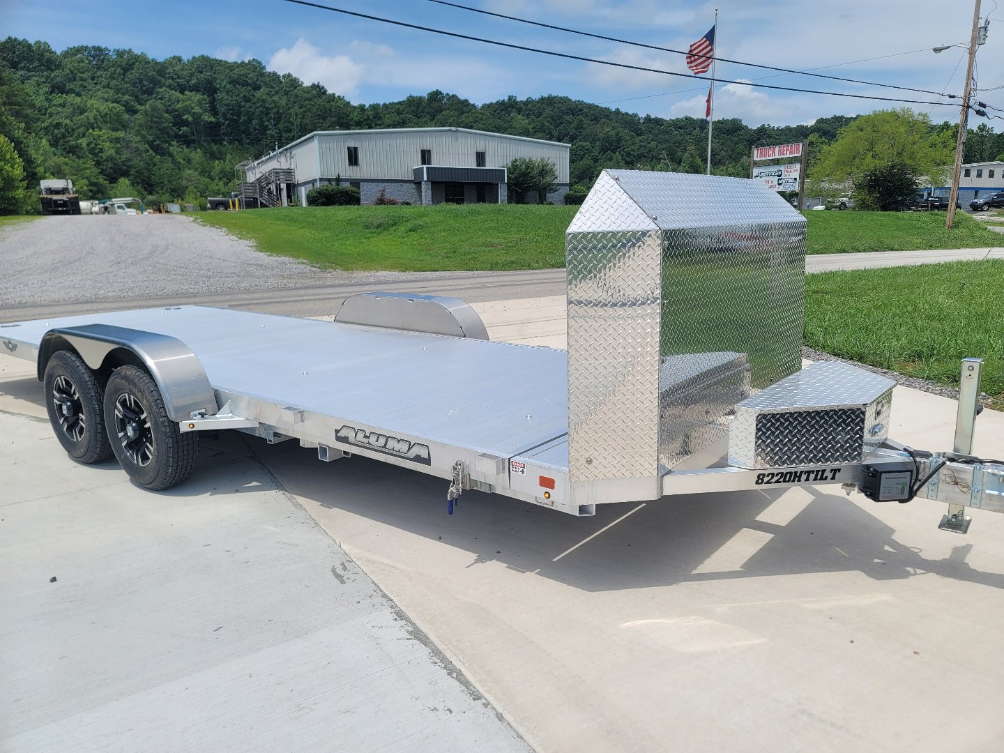 New 2024 Aluma 8220 LP Car / Racing Trailer | Lenoir City Tennessee