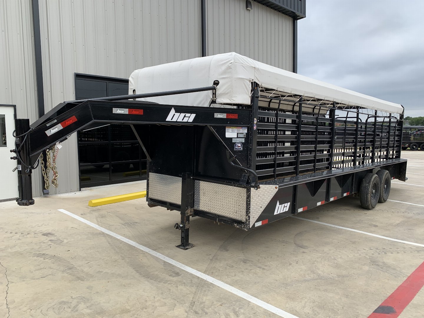 Livestock Trailers - 271 Trailers