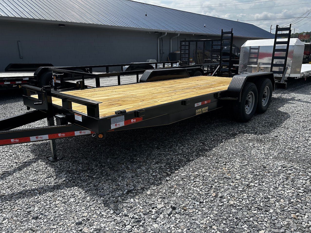 New 2024 P & T Trailers 7 TON 17+3 Equipment Trailer | Sevierville ...
