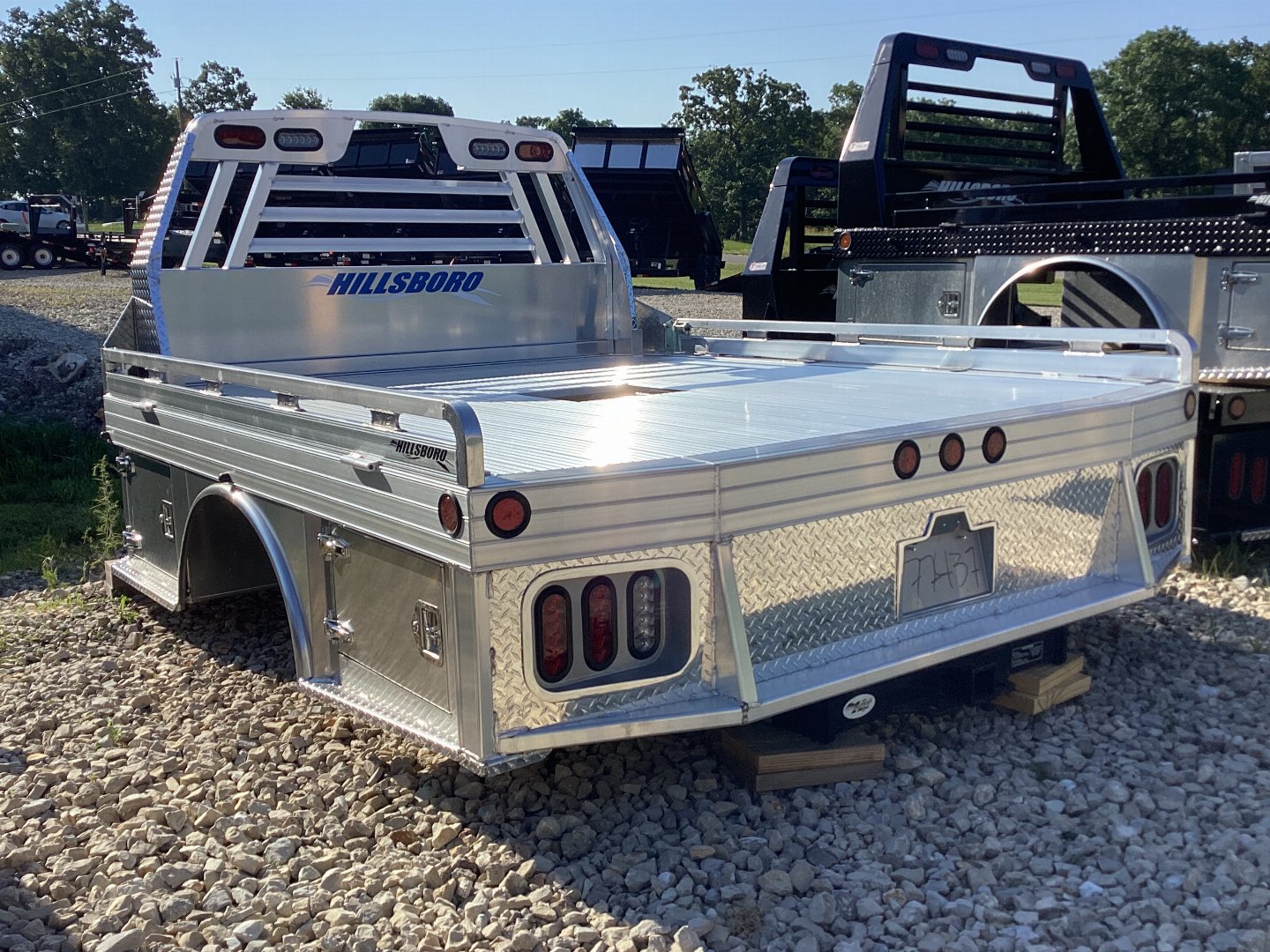 New 2024 Hillsboro 4000 Series Fits, Dually, Cab N Chassis Trucks ...