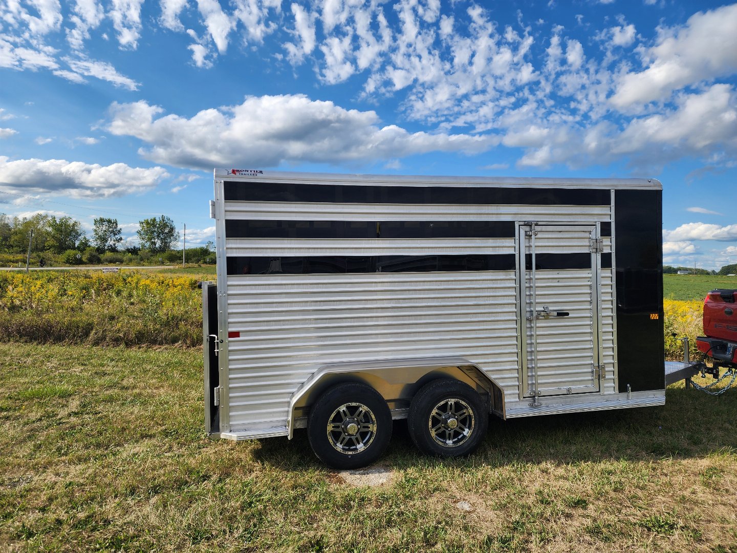 New 2025 Frontier Low Pro 6 Pen / Stock Combo Trailer | Warren Indiana