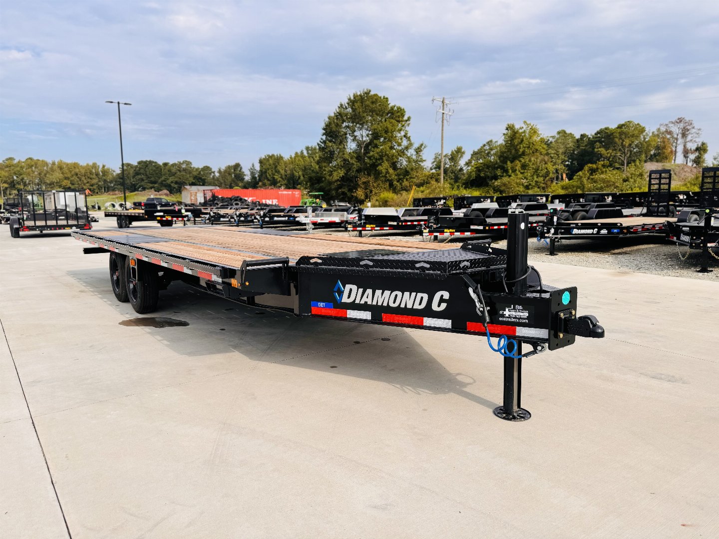New 2025 Diamond C Trailers DET208L-22 Equipment Trailer | Wilmington ...