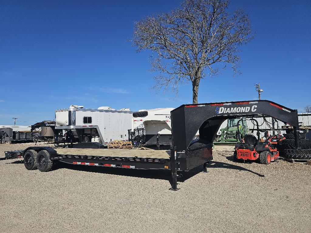 New 2024 DIAMOND C LPX208 28X80 GN PACESETTER | Waco Texas