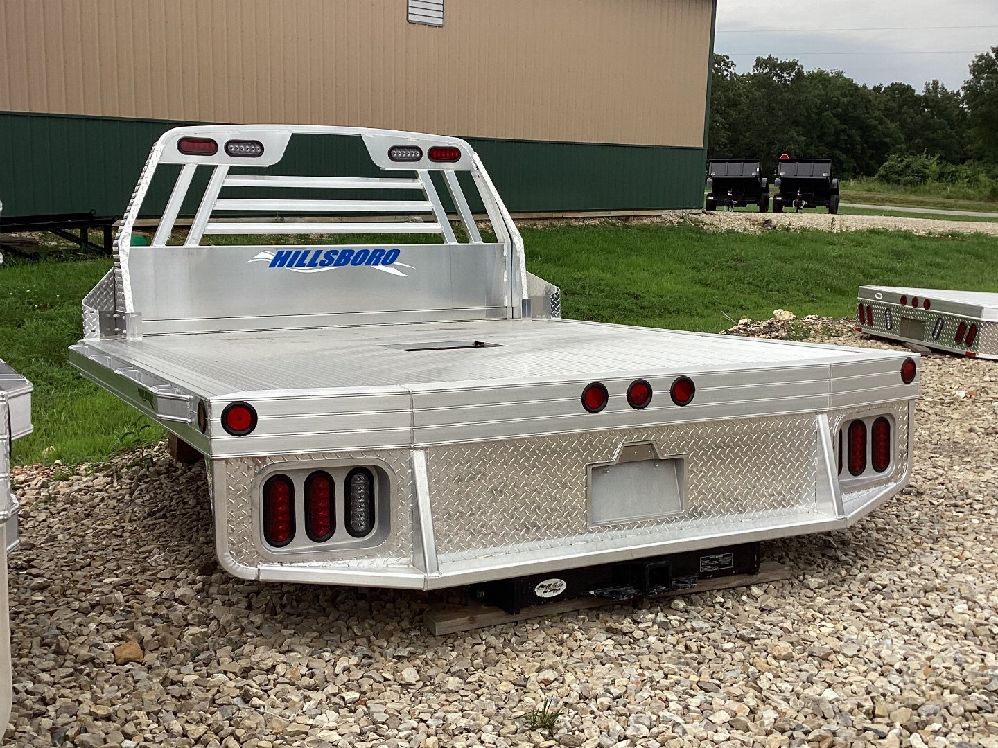 New 2023 HILLSBORO 2500 Series Truck Bed Fits Dual Wheel, Cab N Chassis ...