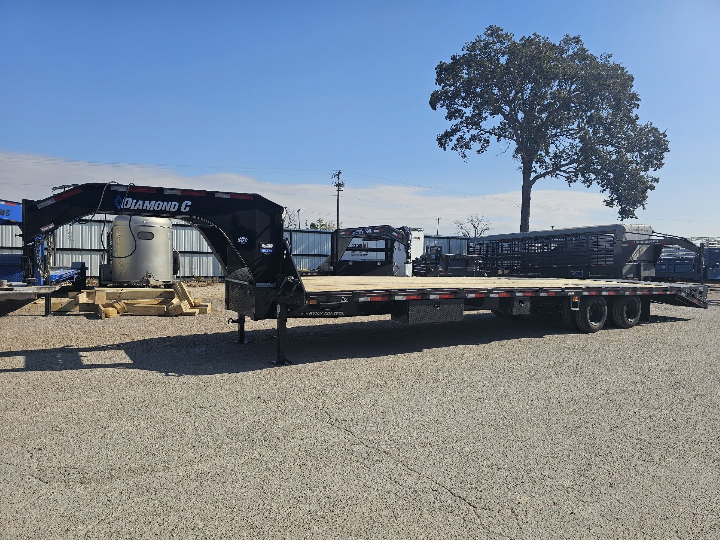 Diamond C Trailers - Lloyd Trailer in Waco, TX