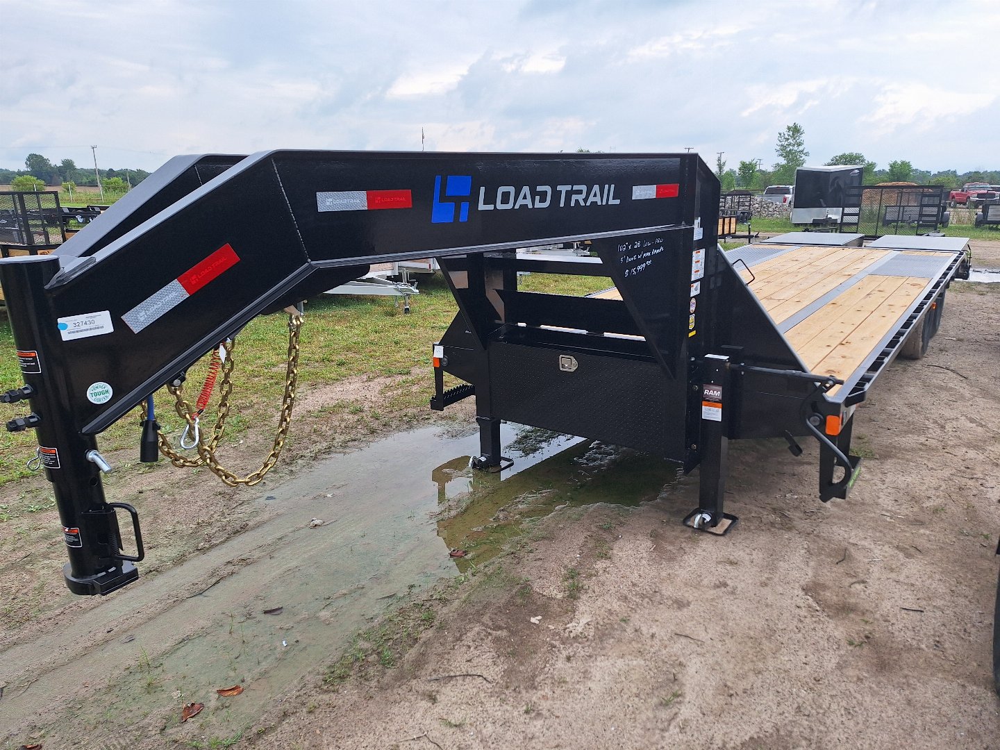 New LOAD TRAIL 102x28' Gooseneck Deck Over W/Max Ramps | Grayling Michigan
