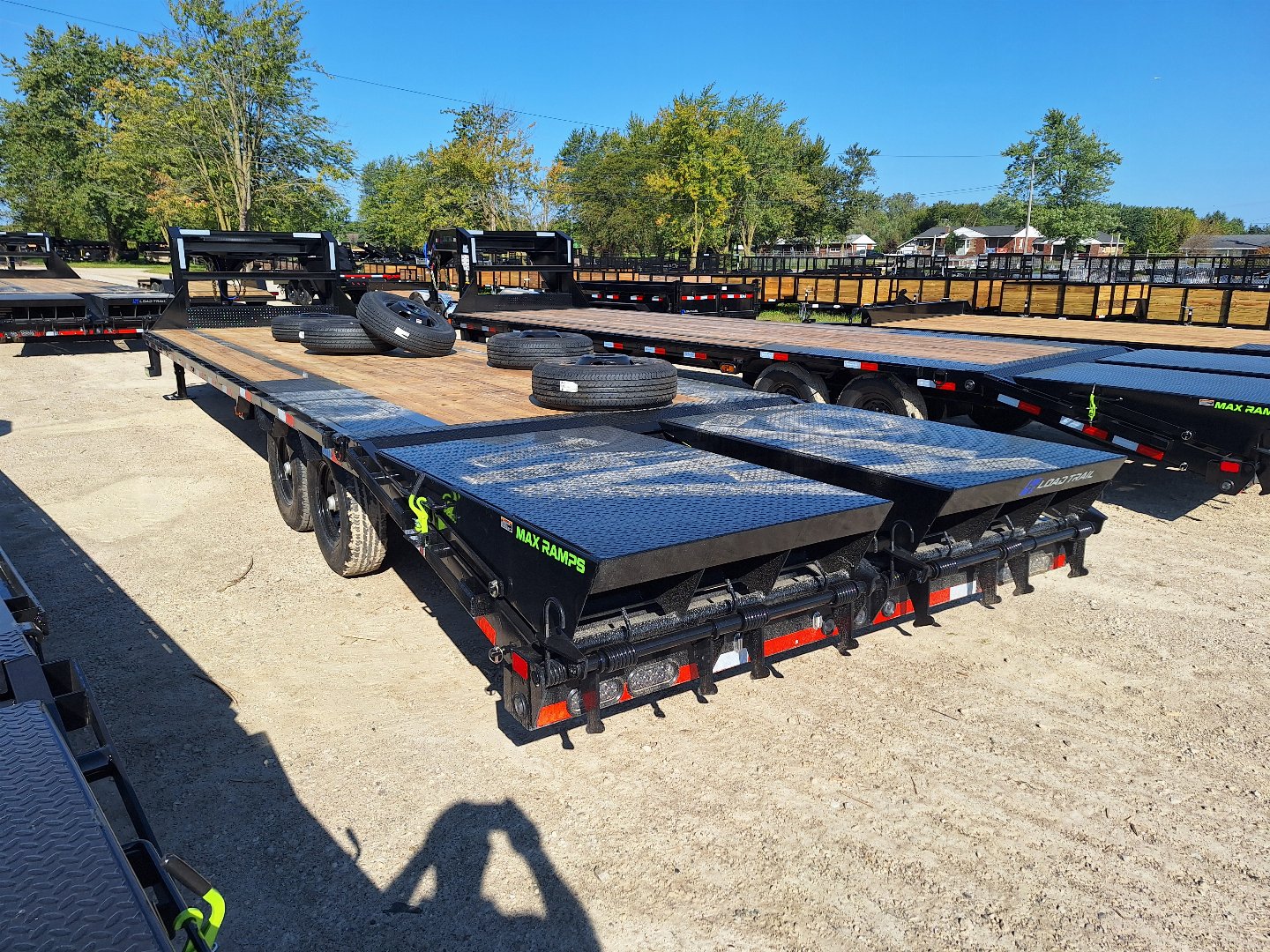 New Load Trail 102"x28' W/Max Ramps Deckover Gooseneck Trailer ...