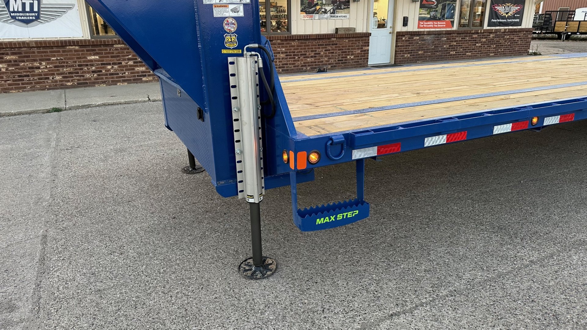 New 2025 Load Trail 102"x30' 16K Low Pro Gooseneck Trailer W/Max Ramps ...
