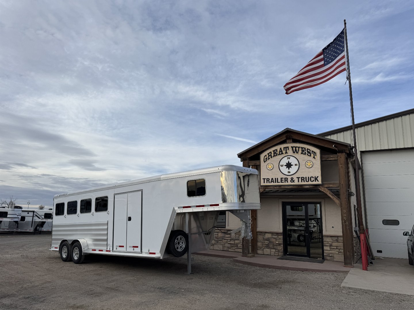 New 2025 Featherlite Trailers 4 HORSE PREMIER TACK Horse Trailer | Fort ...