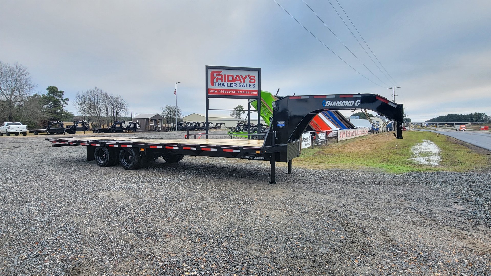 New 2025 Diamond C Trailers FMAX212 30' x 102" Hydraulic Dovetail ...