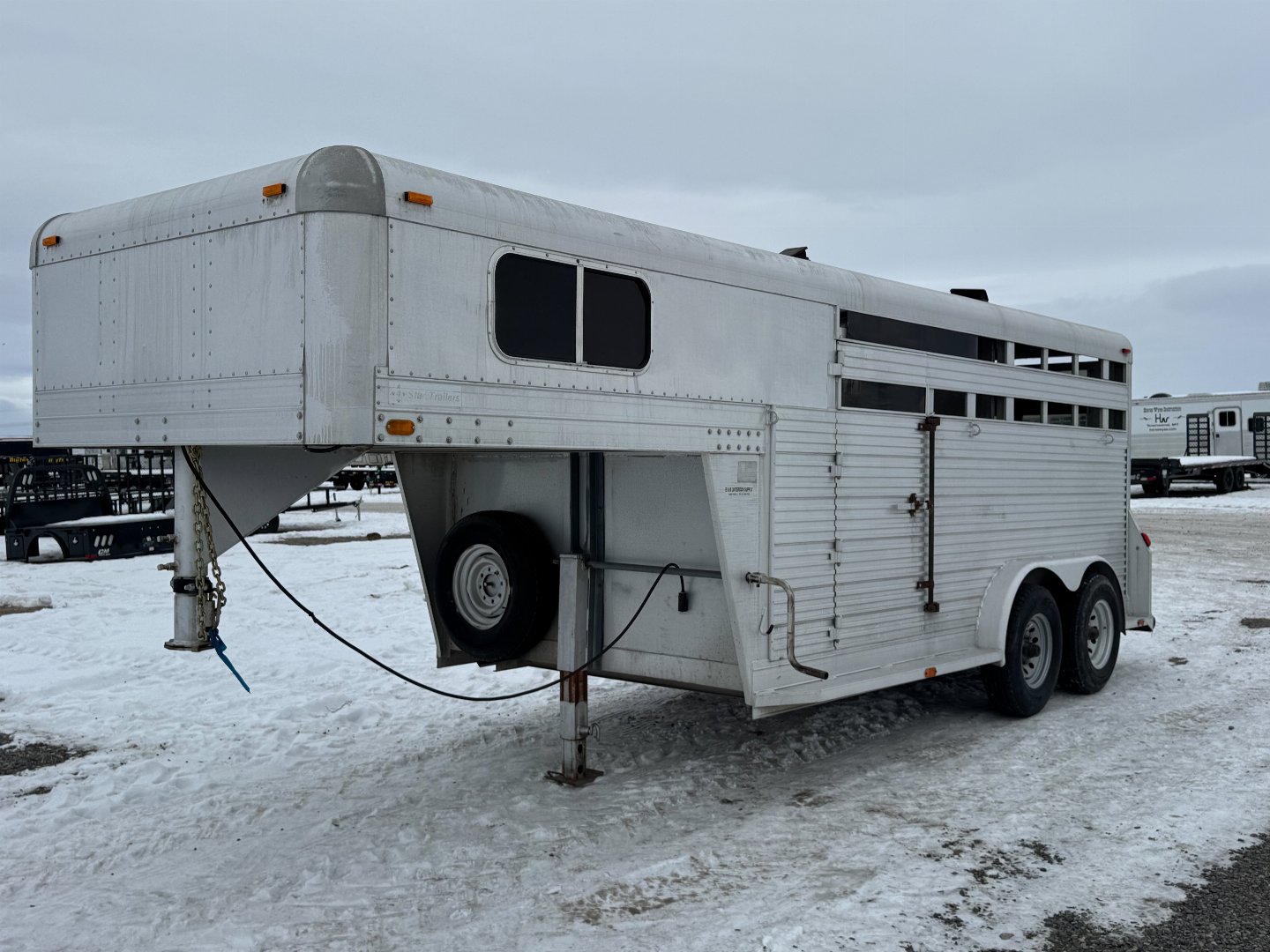 New 2025 LOGAN COACH Bullseye XL 4H GN w/ DUAL MAN DOORS | Three Forks Montana