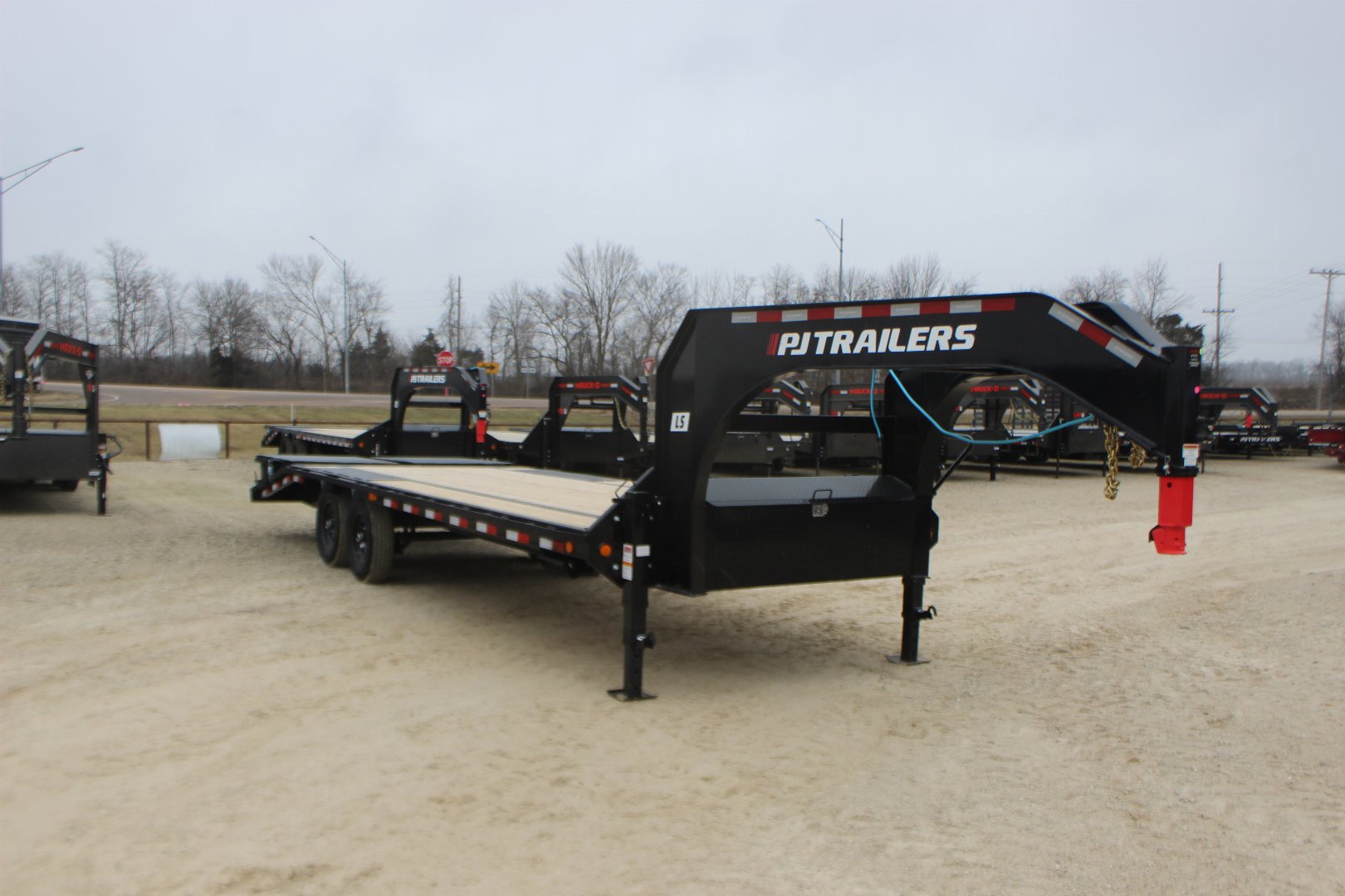 New 2025 PJ Trailer 102" x 25' LS Flatbed Trailer | Versailles Missouri