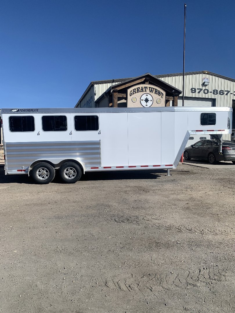 New 2025 Featherlite Trailers 9600 3 H Slant Horse Trailer | Fort ...