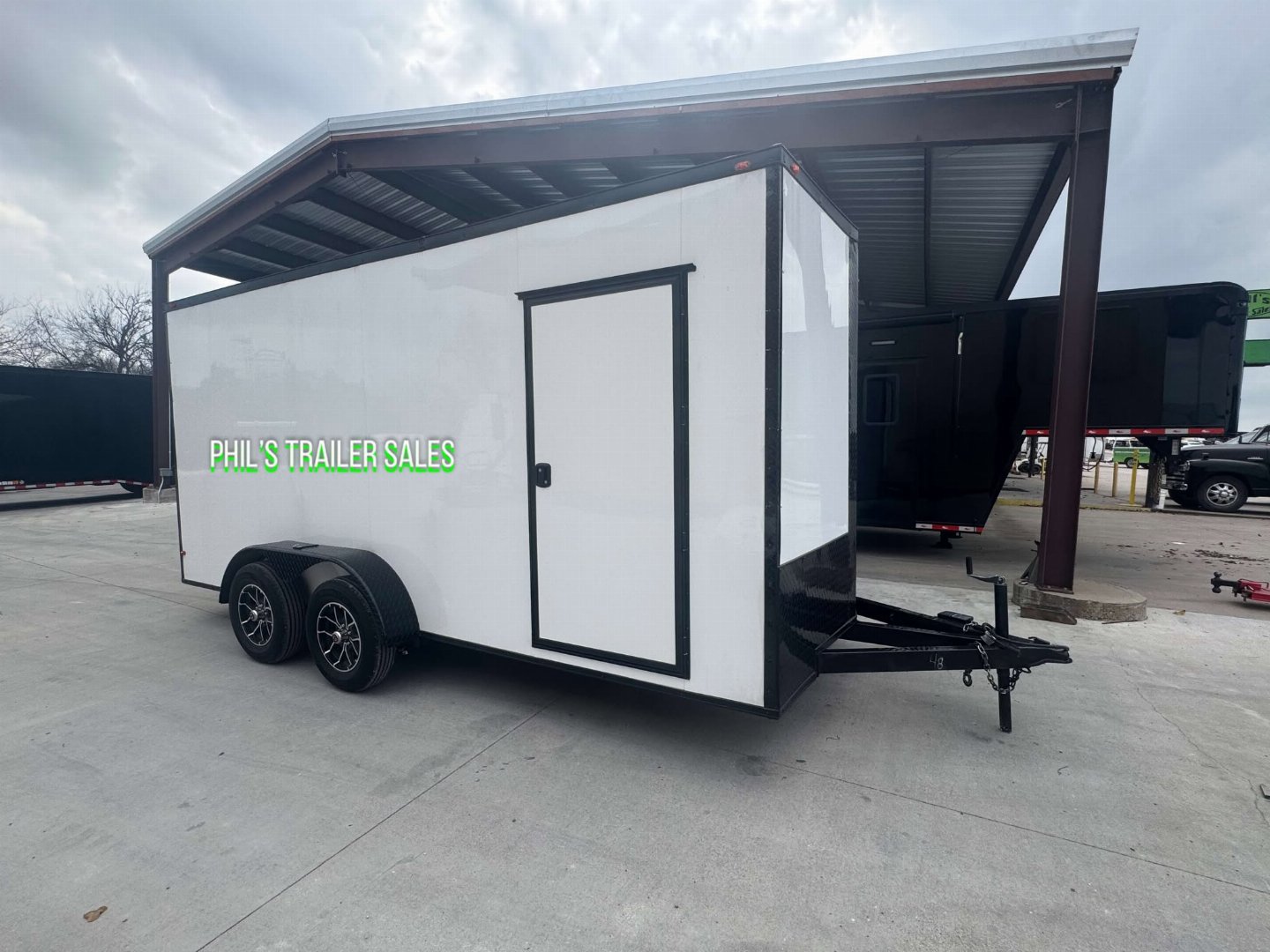 New 2025 CONTINENTAL CARGO NEW 85X28 V-NOSE ENCLOSED TRAILER CAR HAULER ...