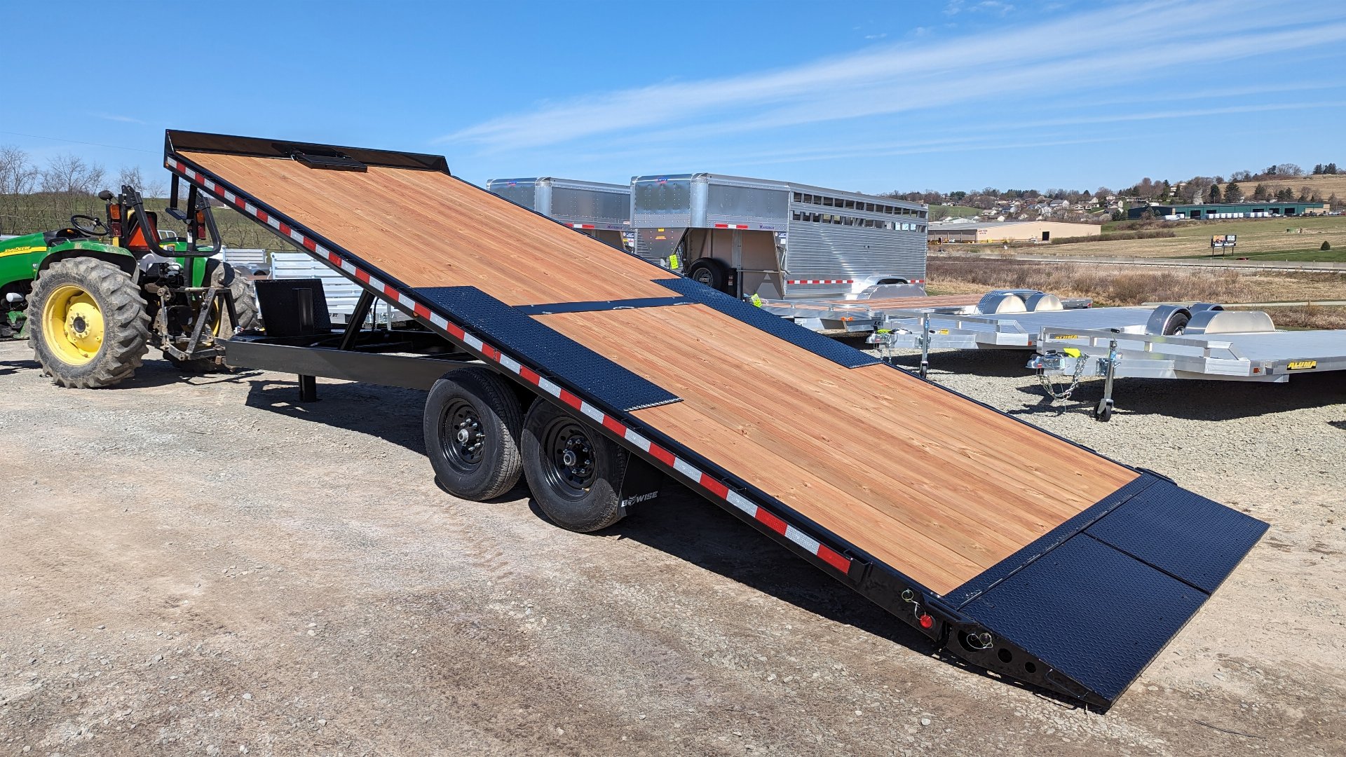 New 2025 BWise 22' HD Deckover Power Tilt Trailer w/ Hydraulic Jack ...
