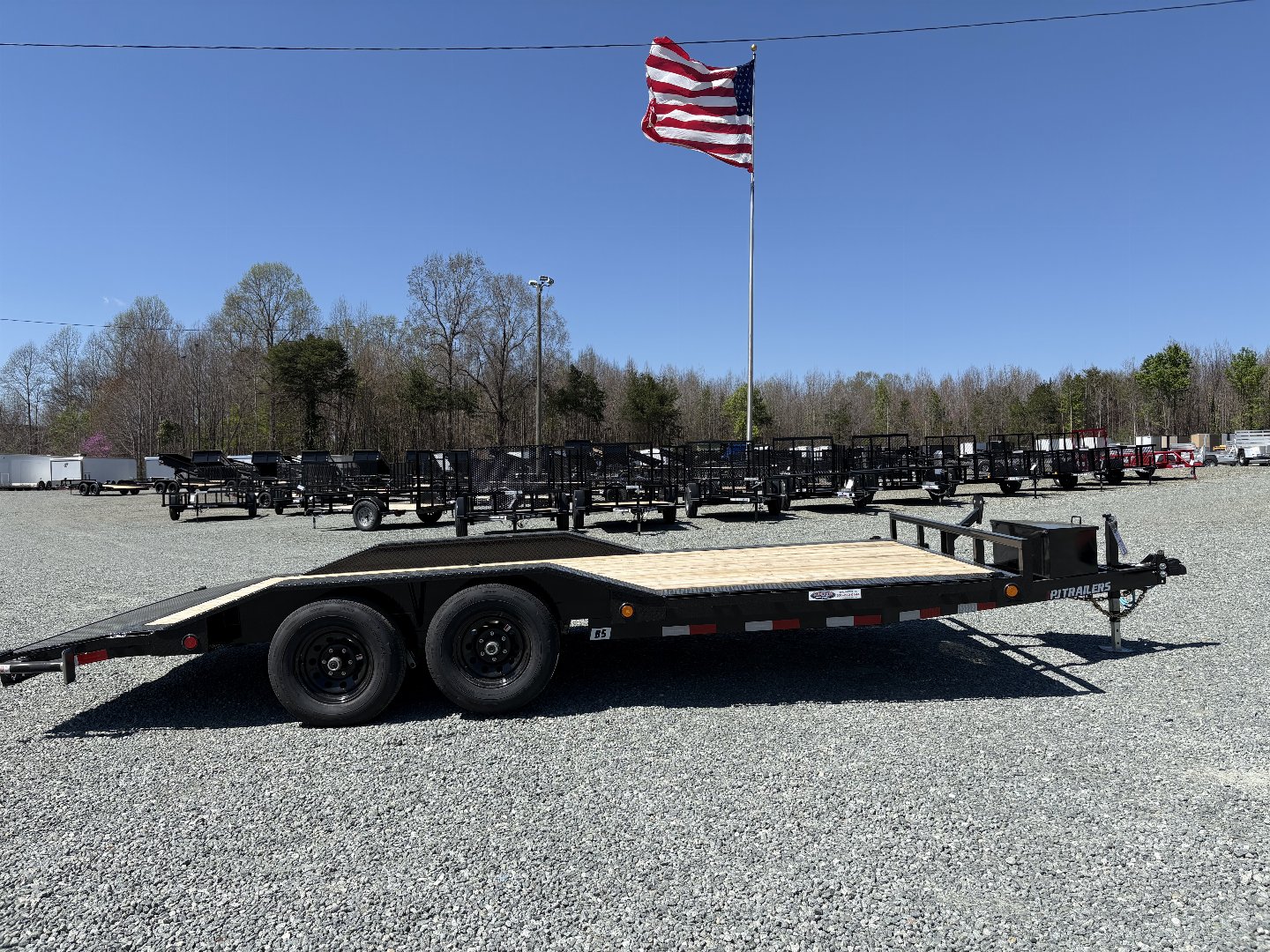 New 2025 PJ Trailers 18ft B5 10K w/ Rear Slide in Ramps & Toolbox ...