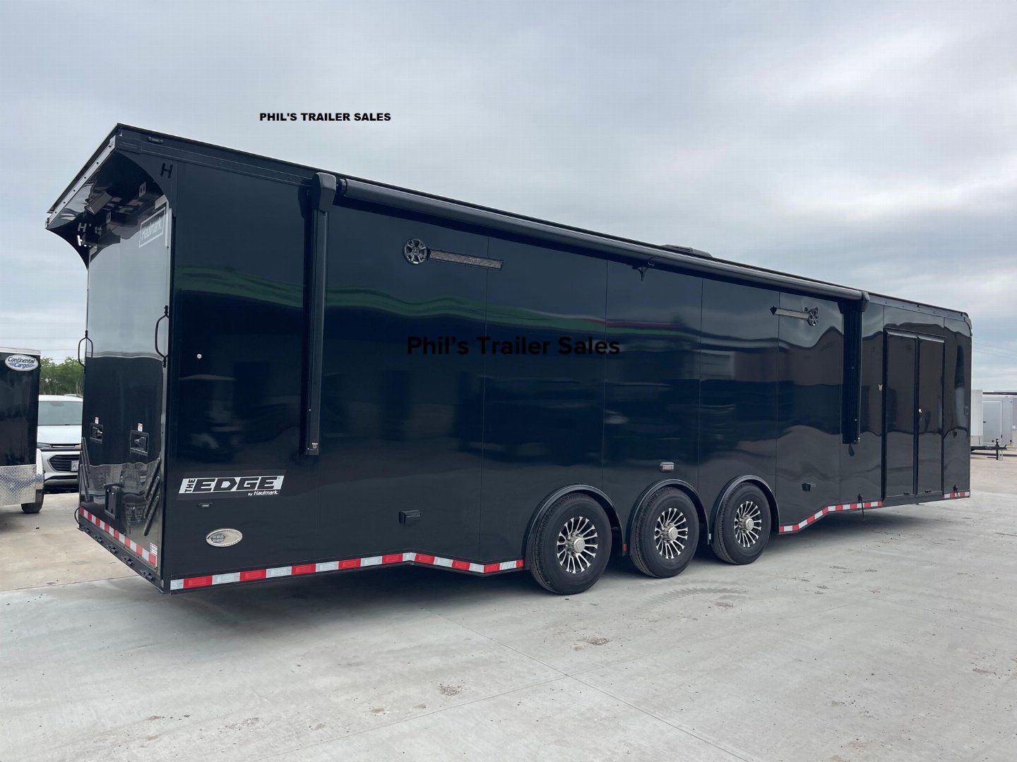New 2025 HAULMARK NEW 85X34 EDGE ENCLOSED RACE TRAILER ROADSIDE ...