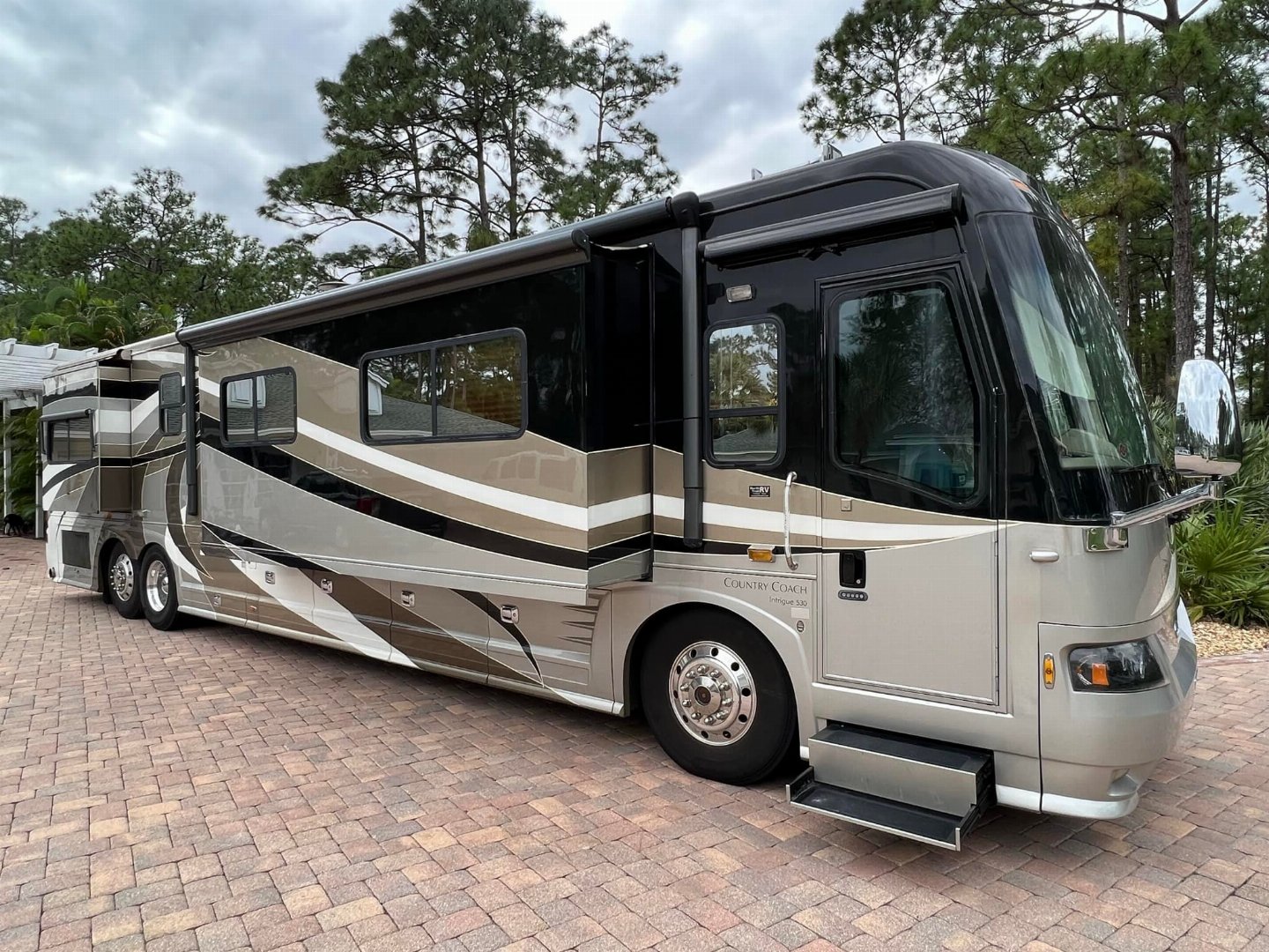 Used 2008 Country Coach 45’ Class A Diesel Pusher | Kingsland Georgia