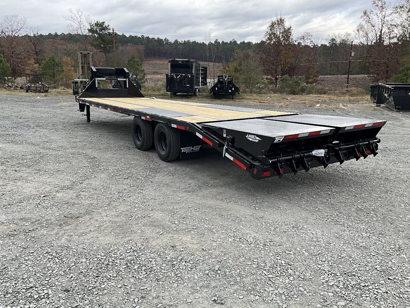 New 2025 TOP HAT TRAILERS Deckover Gooseneck 27+5 25,900 lb GVWR with ...