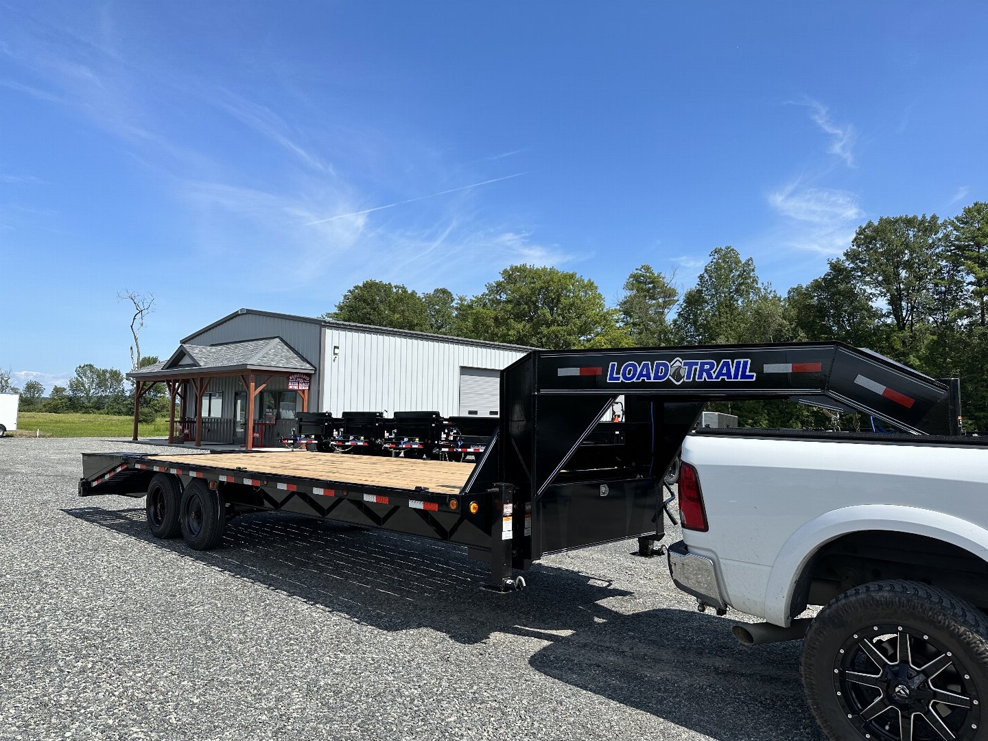 New 2024 LOAD TRAIL 102" X 25' HEAVY DUTY GOOSENECK Equipment Trailer ...