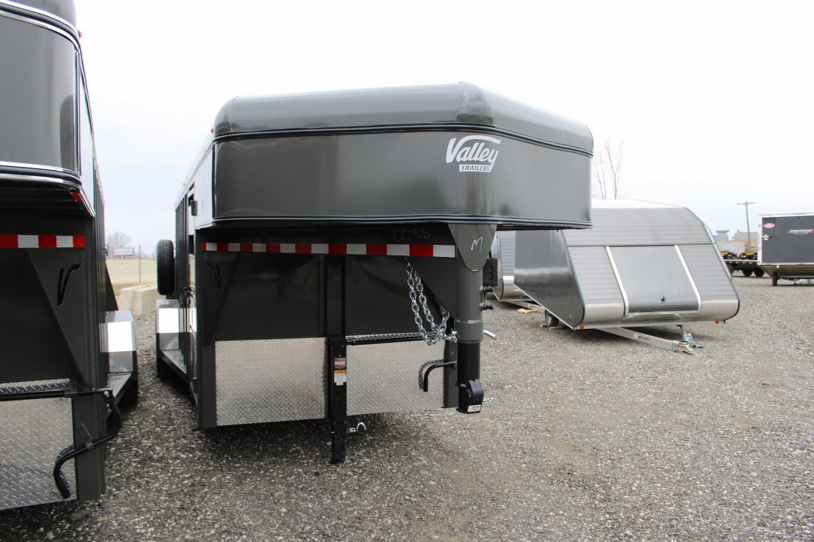 New 2026 Valley Trailers 20' GN GOOSENECK STOCK TRAILER 47070 Stock ...