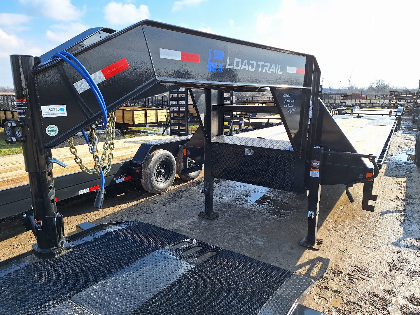 New 2025 Load Trail 102x32 Deck Over Gooseneck W/Max Ramps | New Boston ...