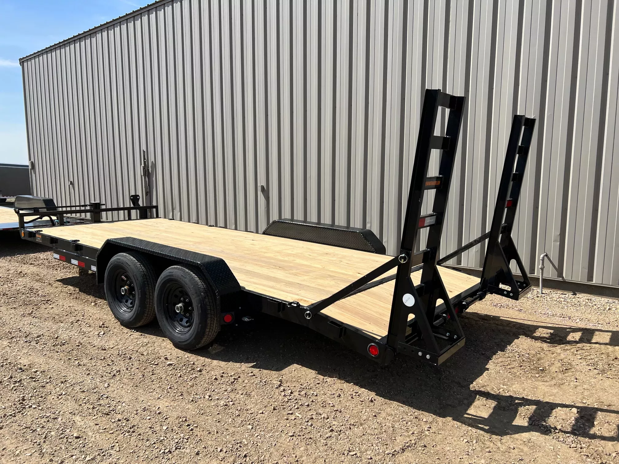 New 2025 PJ Trailers 18 CE Equipment Trailer | Humboldt South Dakota