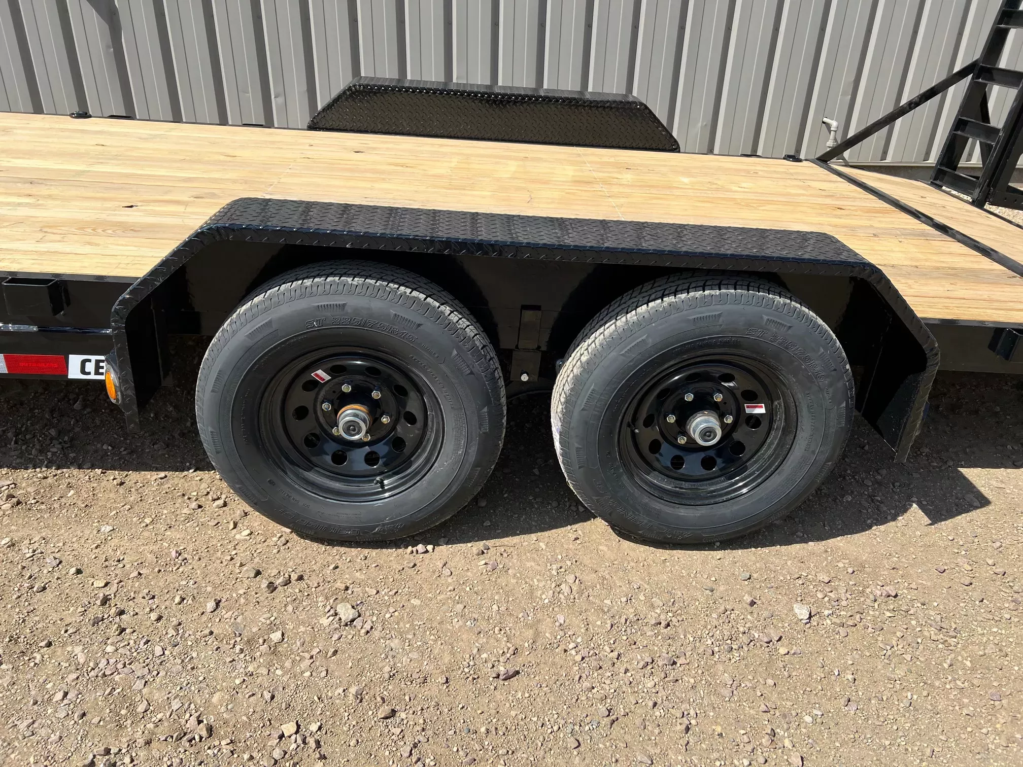 New 2025 PJ Trailers 18 CE Equipment Trailer | Humboldt South Dakota