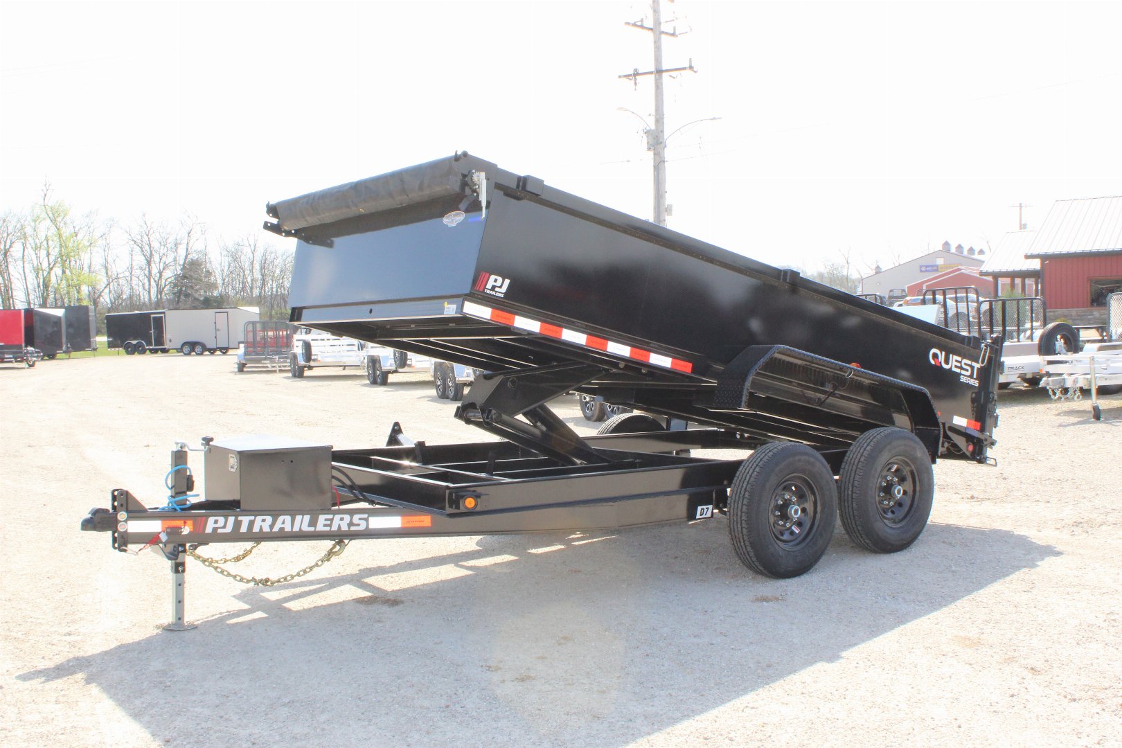 New 2025 PJ Trailers D7 14' Dump Trailer | Versailles Missouri