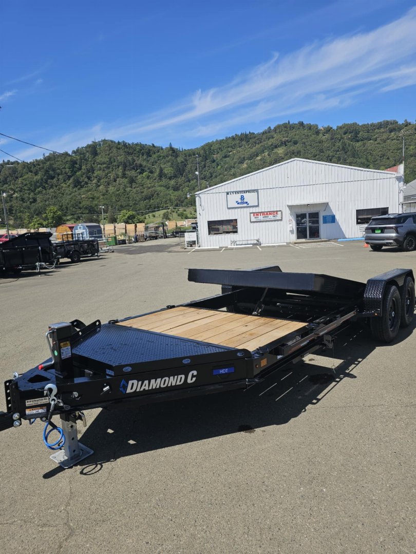 New 2025 DIAMOND C HDT207 82X20 SPLIT TILT 14K EQUIPMENT TRAILER ONYX ...