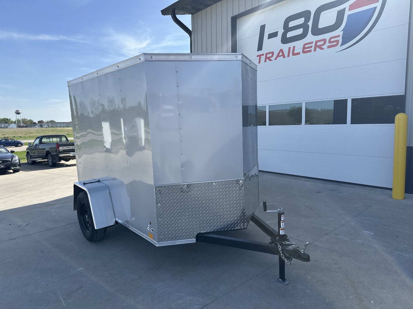 New 2025 Cross 5'x8' 3k Beta Series Flat Top V-Nose Enclosed Cargo ...