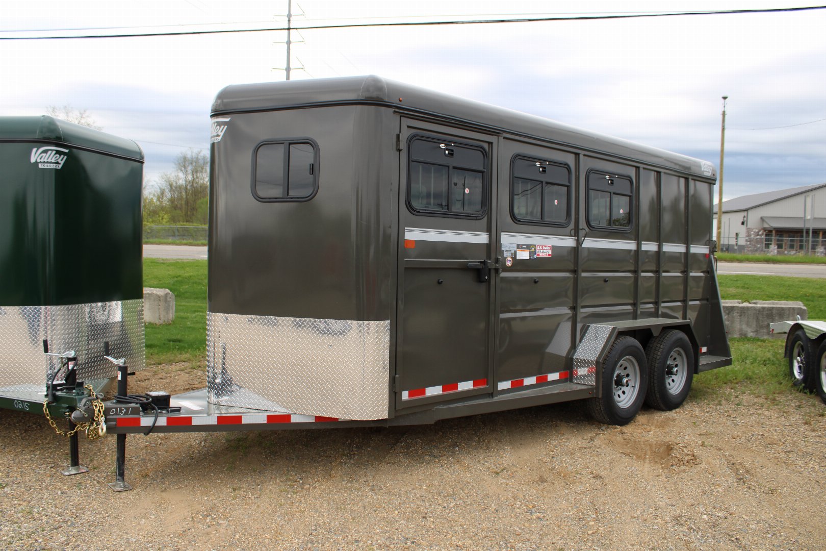 New 2026 Valley Trailers 3 HORSE STOCK TRAILER 5684 Stock / Stock Combo ...