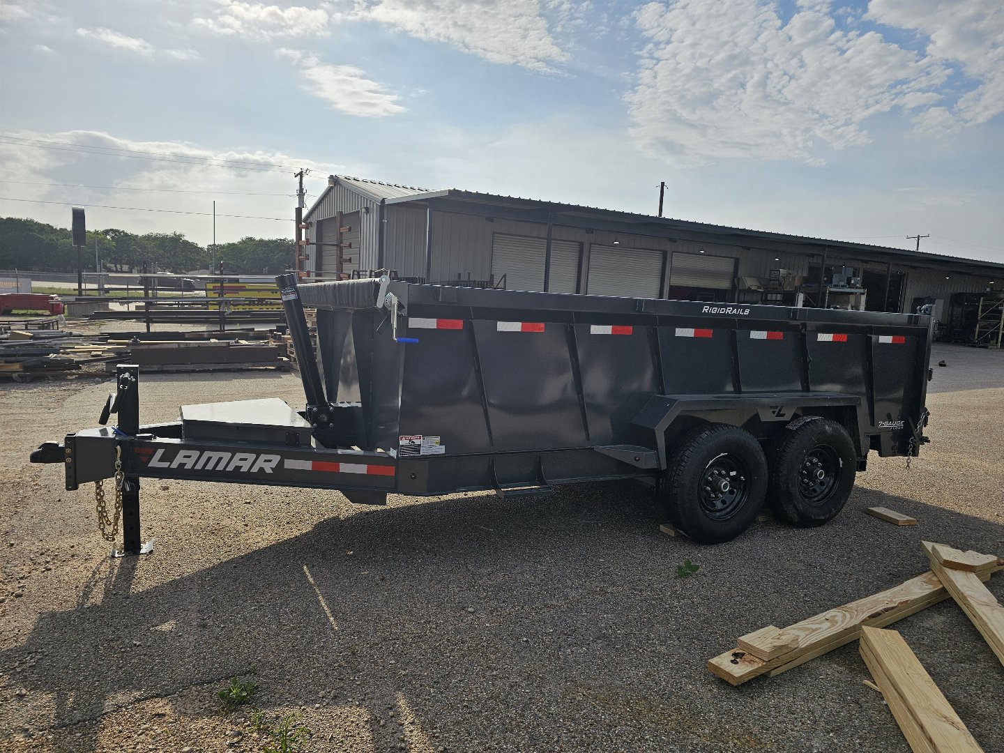 New 2025 Lamar Trailers 14K 83X14 TELESCOPIC Dump Trailer | Waco Texas