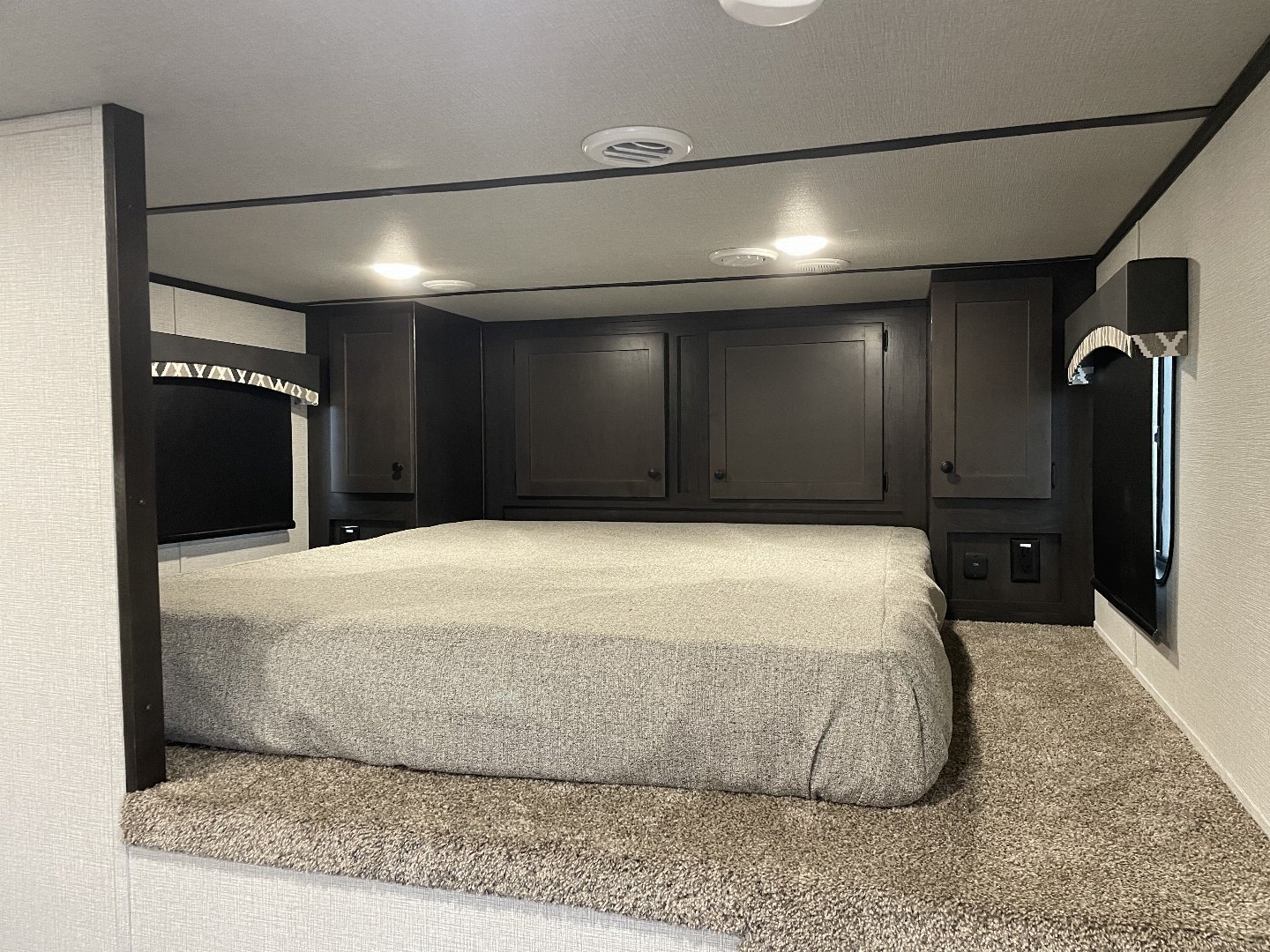 New 2025 Bison Trailers Horse Trailer SV8311B | Calvert City Kentucky