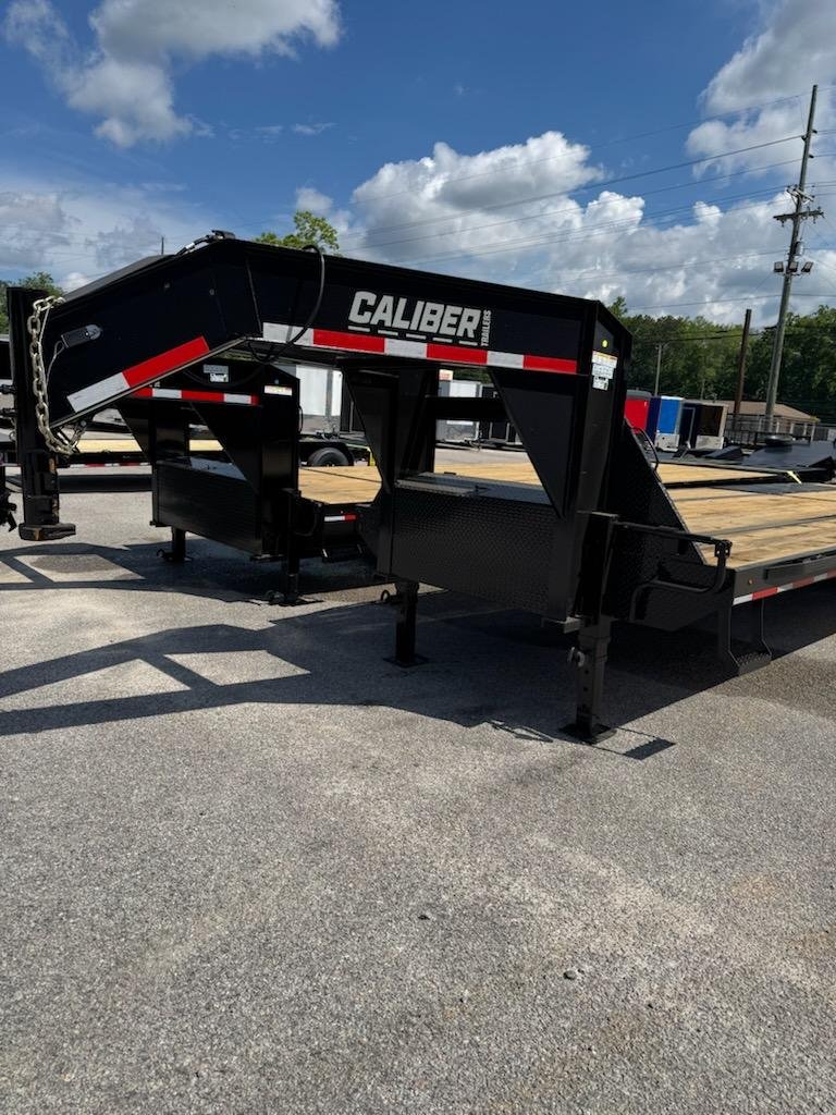 New 2025 Caliber Trailer Mfg 8.5x32 Gooseneck
