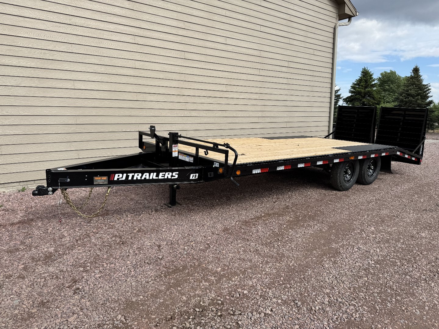 New 2025 PJ Trailers F8-20 14K Deckover Trailer | Elk Point South Dakota