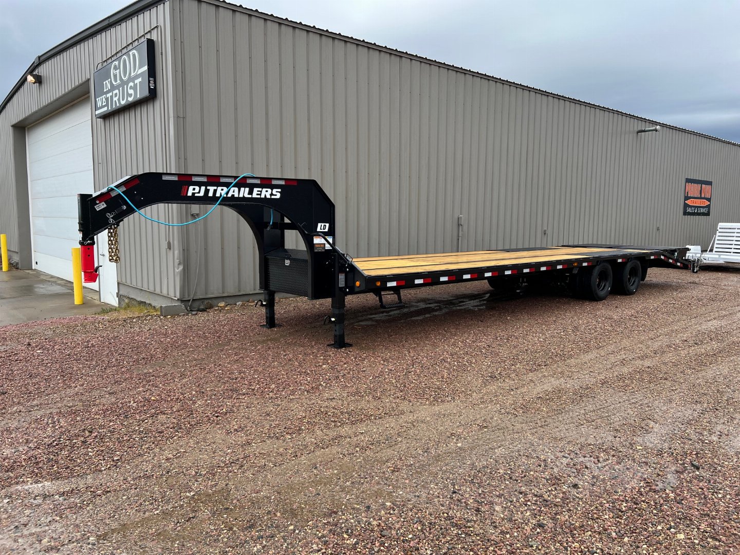 New 2026 PJ Trailers 32 Low Profile LD Tandem Dual Gooseneck Trailer ...