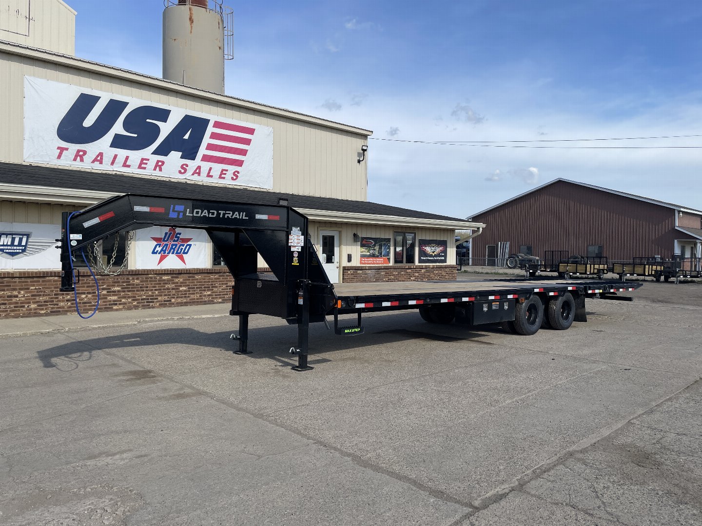 New 2025 LOAD TRAIL 102"x32' 26K Hydro Dove w/12ft Dove and Options ...