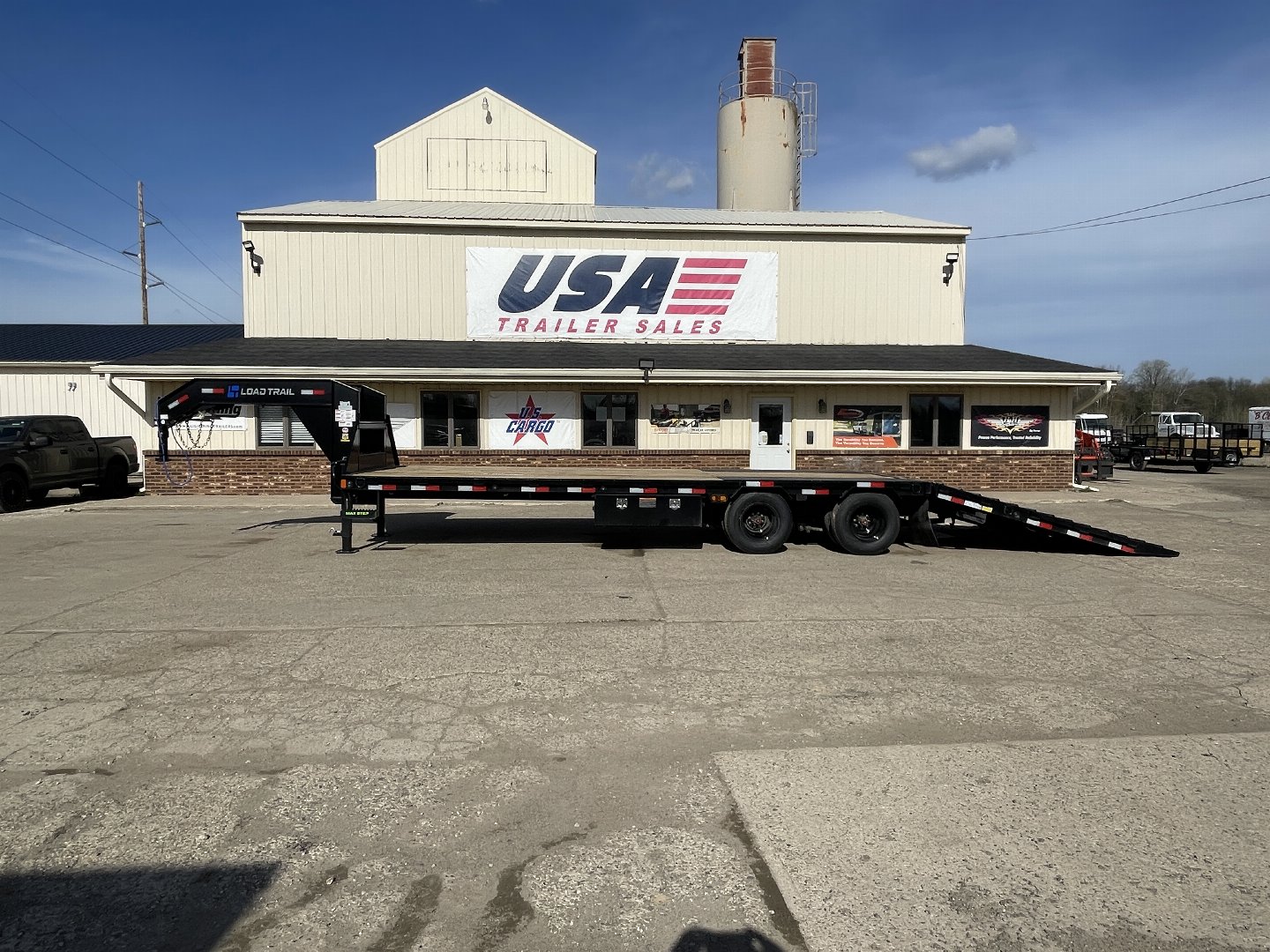 New 2025 LOAD TRAIL 102"x32' 26K Hydro Dove w/12ft Dove and Options ...
