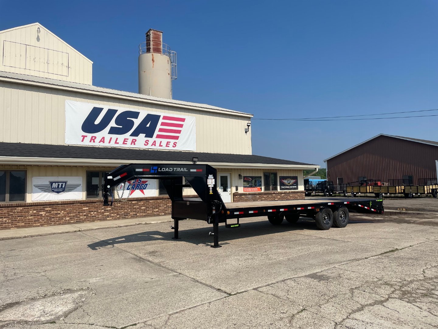 New 2025 LOAD TRAIL 102X25 Low-Pro Gooseneck 14k Trailer w/Max Ramps ...