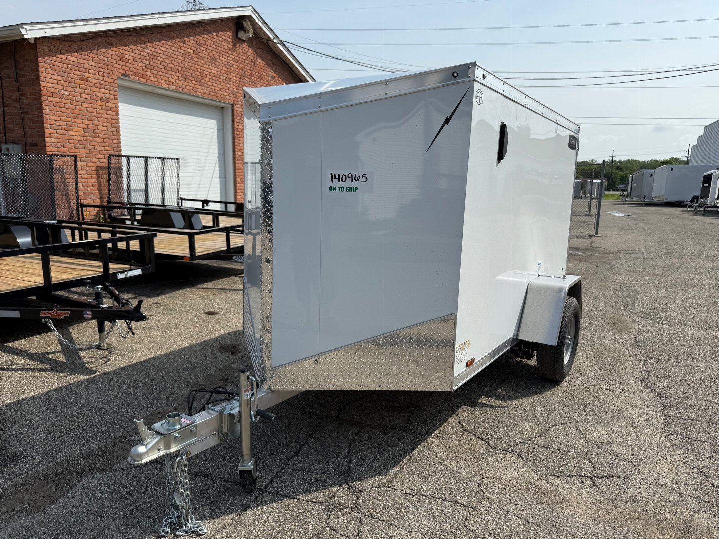 New 2025 Lighting 5 x 8 Enclosed Trailer w/ double barn door (Single ...